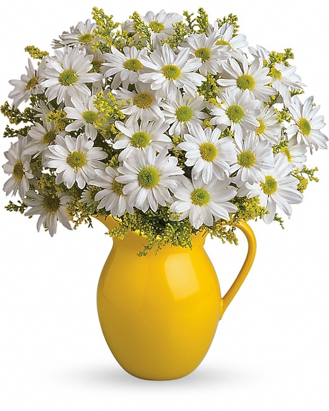 Floral Arrangements In Pitchers Summer Lakeside Dining: Floral