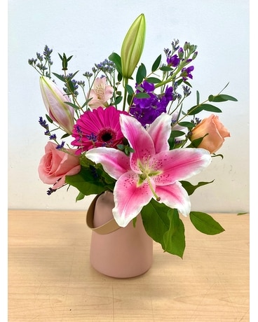 Winnipeg Florist - Flower Delivery by Broadway Florists