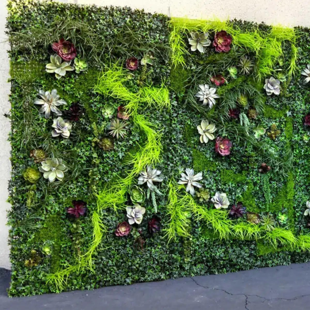 Artificial Walls | 2 Lips Floral Designs