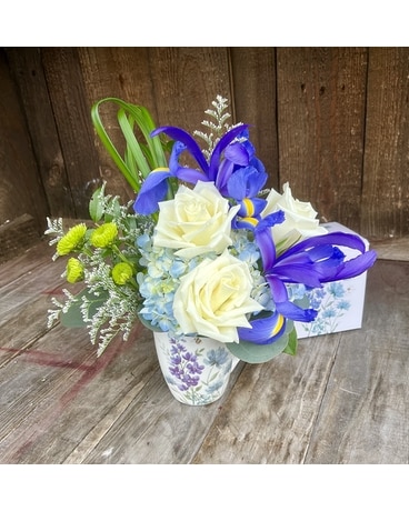 Spring Bouquets Delivery Issaquah WA - Countryside Floral & Garden
