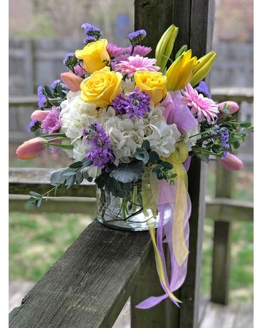 Hales Corners Florist - Flower Delivery by Barb's Green House Florist