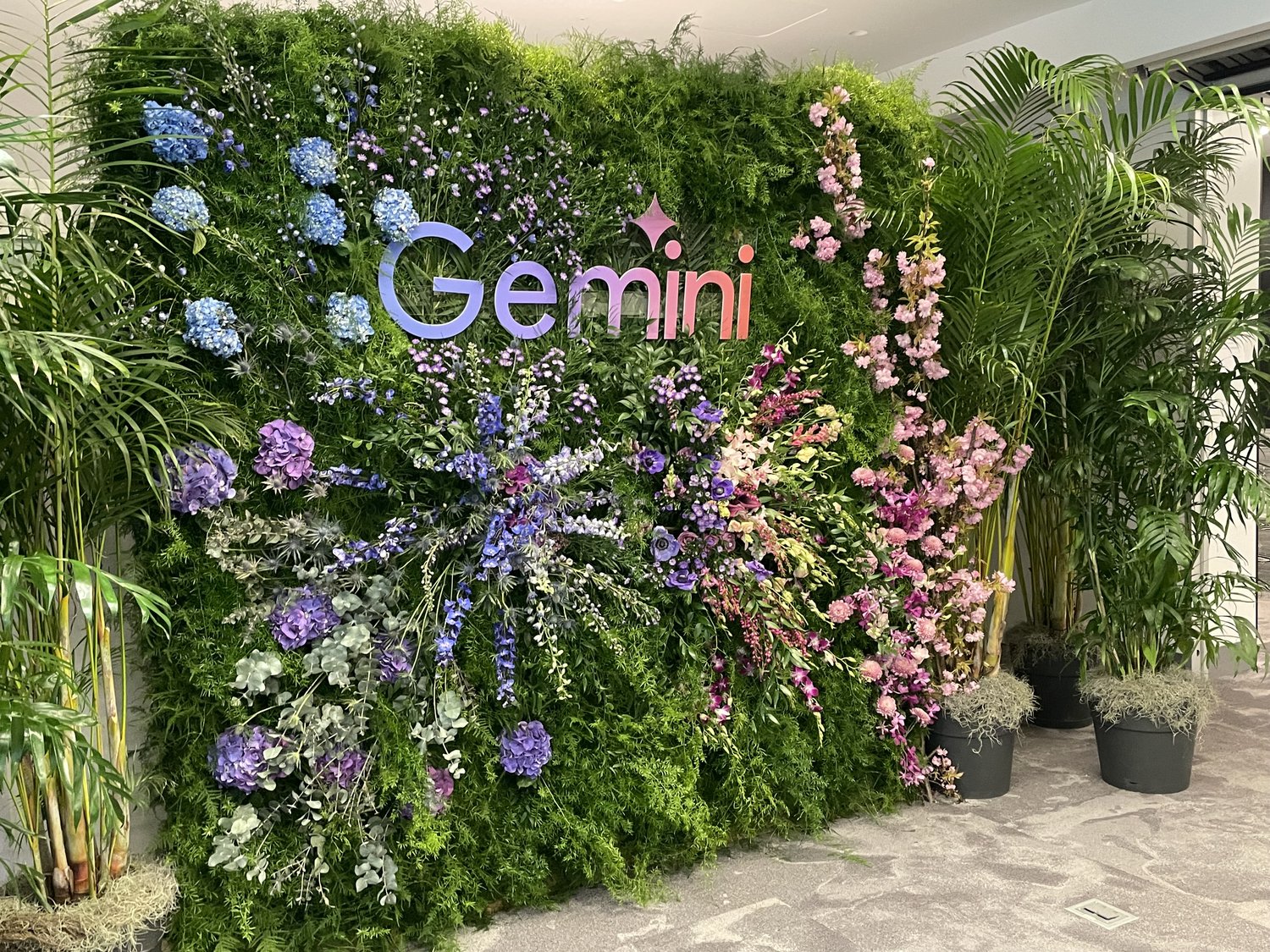 Custom Flower Walls & Rentals NYC - Starbright Floral Design