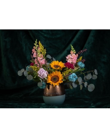 Piqua Florist - Flower Delivery by Genell's Flowers