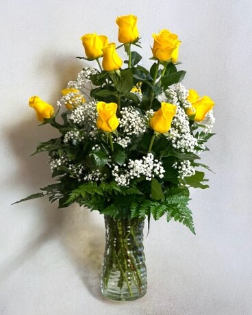 The Yellow Roses of Texas (104-N) in Dallas TX - Petals & Stems Florist