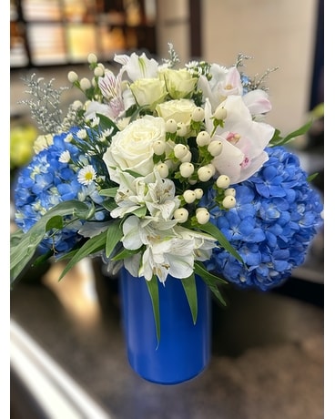 Shop Blue Beauty Bouquet in Ogden - Starting at $89.99 | Lund Floral
