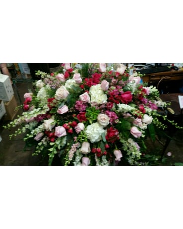 Casket Sprays Delivery Ridgeland MS - Mostly Martha's Florist