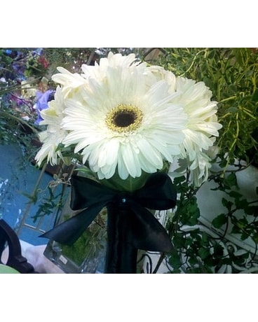 White Gerbera Daisy Boutonniere