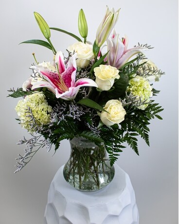 Sympathy Bouquets Delivery Cincinnati OH - Peter Gregory Florist