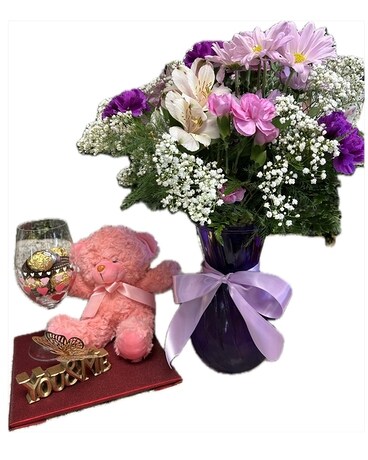 Valentine's Day Delivery Berwyn IL - Berwyn's Violet Flower Shop