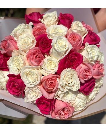 Ramo Buchon - Large Bouquet Delivery Berwyn IL - Berwyn's Violet Flower ...