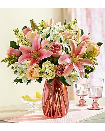 mothers embrace in Lansdale PA - Genuardi Florist