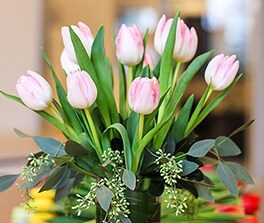 Oshkosh Florist - Flower Delivery by House of Flowers