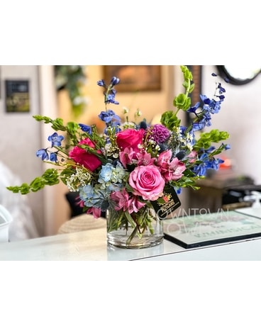 Kingsport Florist - Flower Delivery by Downtown Flowers And Gift Shop