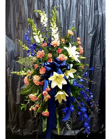 Standing Sprays & Wreaths Delivery Redding CA - Redding Florist