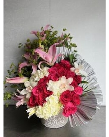 Luxury Delivery Orlando FL - Harry's Famous Flowers