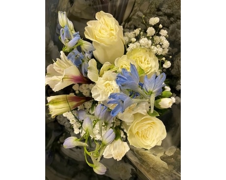 Bouquet-Blue Skies in Gibsonia PA - Weischedel Florist & Ghse