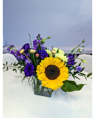 Kingston Florist - Flower Delivery by Pam's Flower Garden
