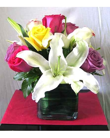 Modern Embrace in San Diego CA - The Floral Gallery